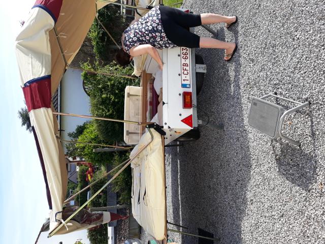 Camping-car (tente sur remorque)"CABANON" modèle HELIOS Brabant wallon